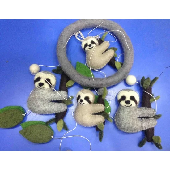 Sloth Bear Mobile Hanger producer